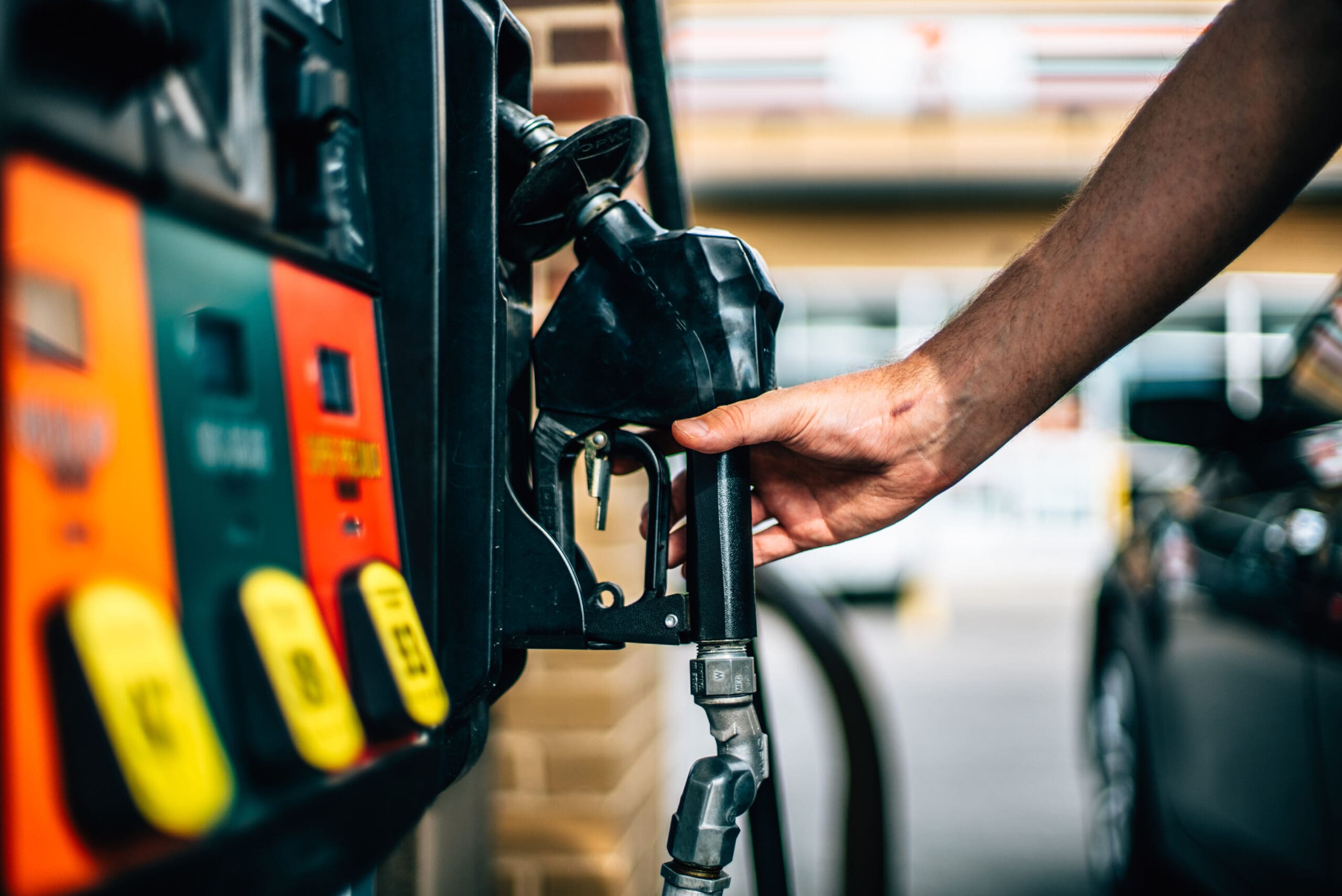 How Consumers Choose Between Branded or Unbranded Fuel? » H&S Energy Group